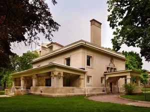 Pleasant Home — At Home in Chicago