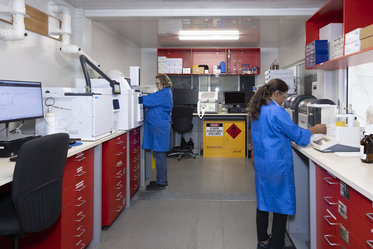 Transformer Oil Testing Laboratory | machinemonitor® Electrical Asset ...