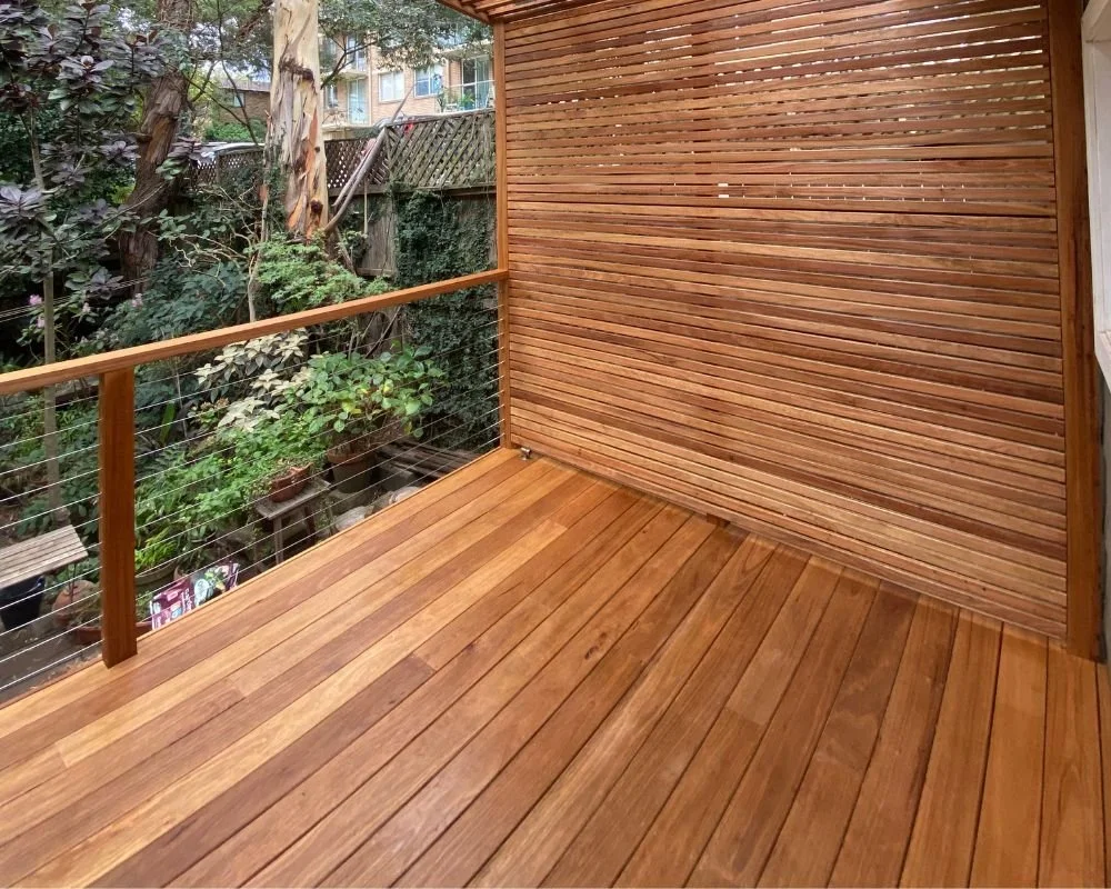 Composite Decks vs. Wood Decks: Which one to Pick?