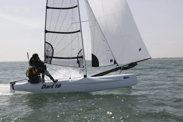 Dart 16 — Dart Catamarans