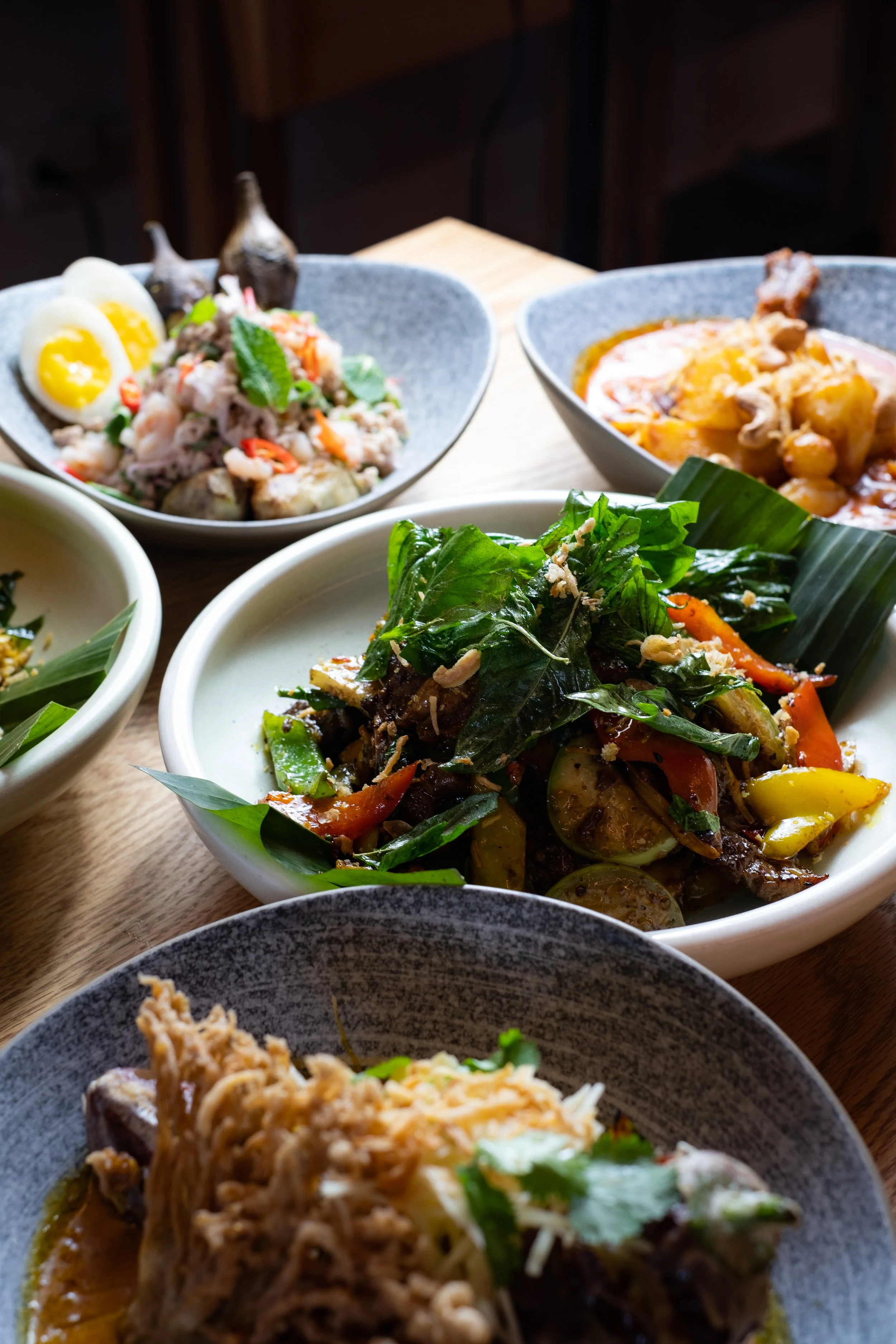 Song (by Kin Kao) - Authentic Thai