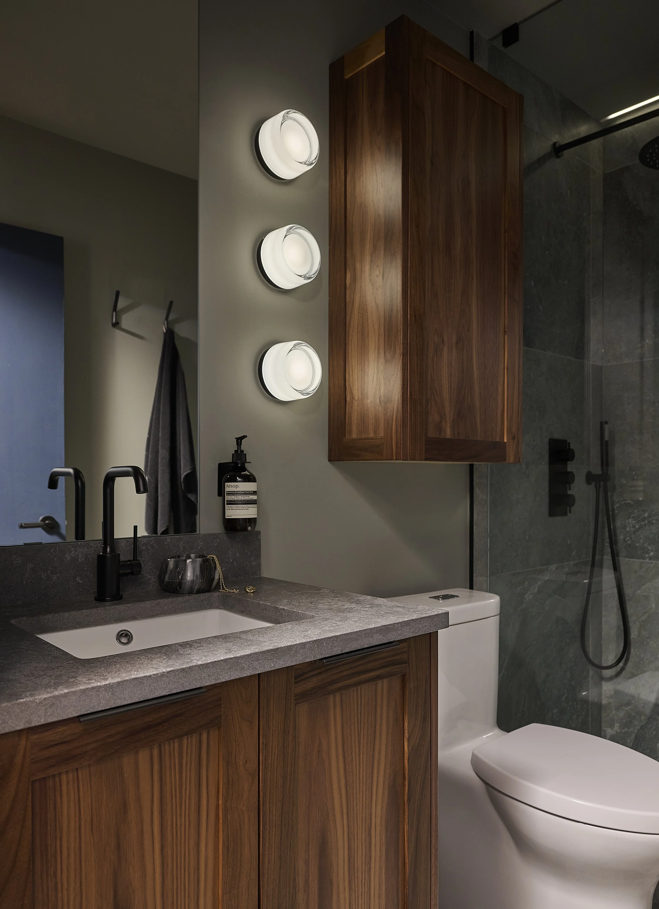 Queen — Orion Studios