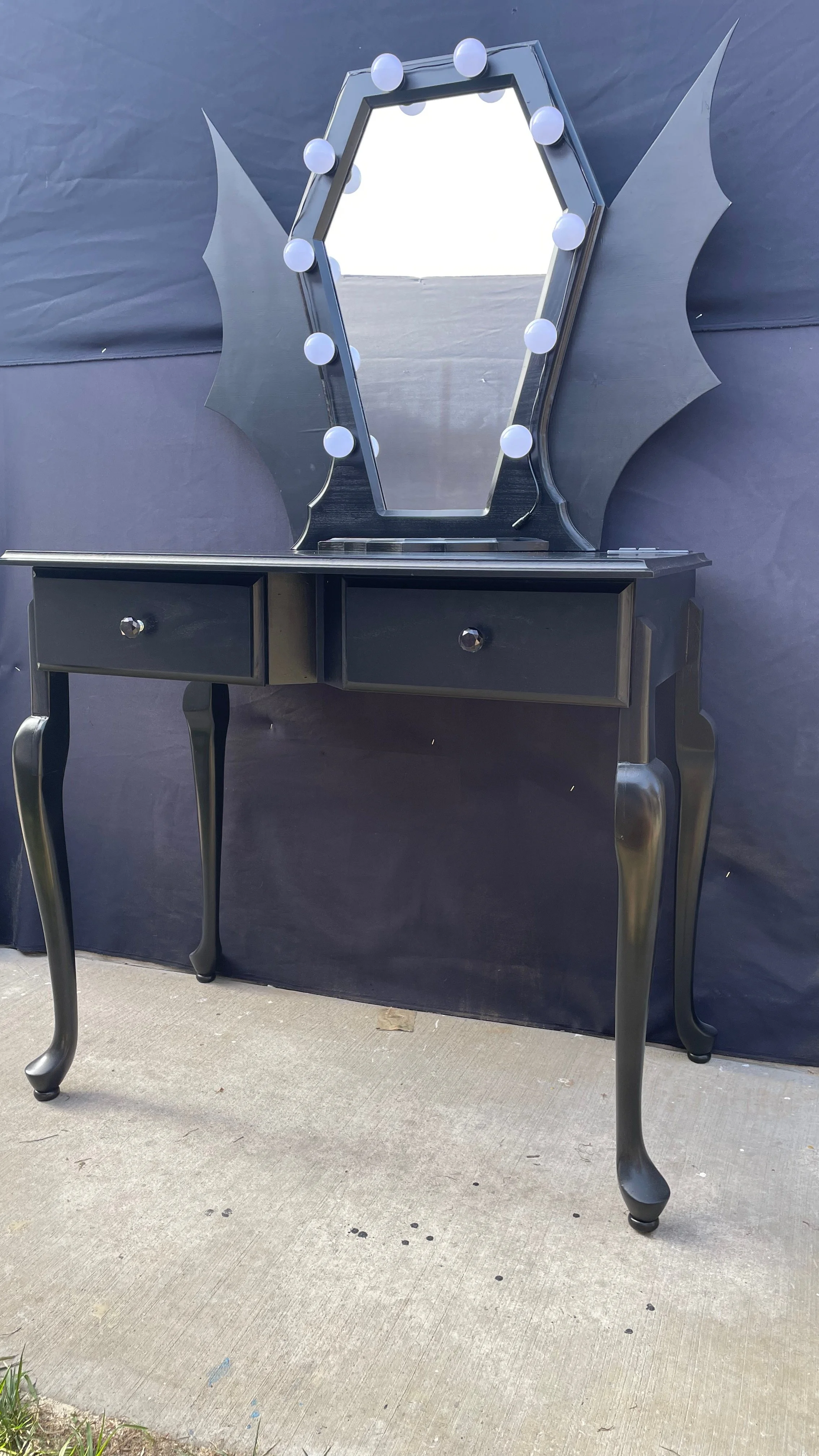 Small Gothic Vanity (Black Widow Compact) — Home