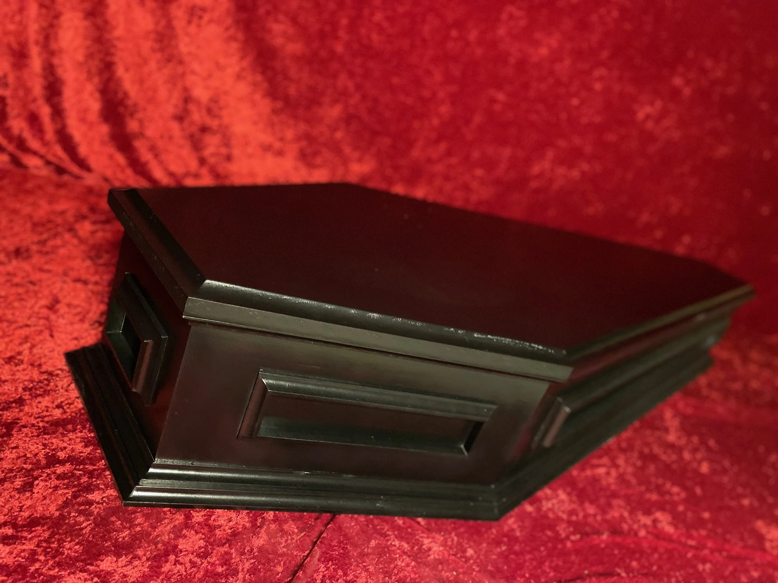 6Ft Coffin Table W/ Bat Winged Legs — Home