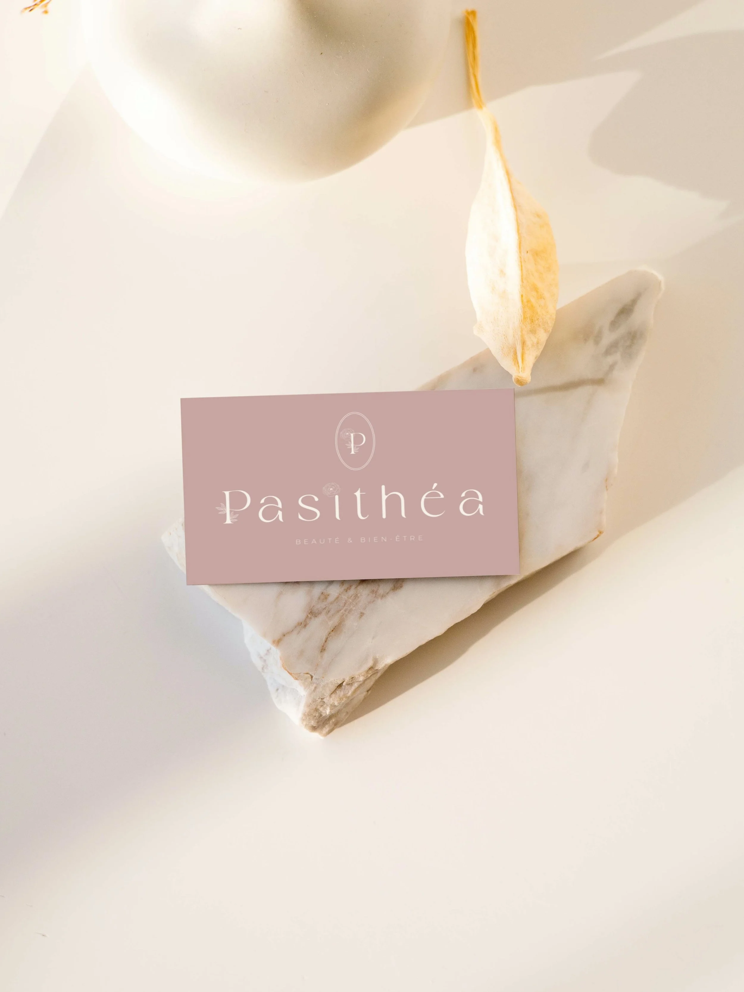 Studio Elyna - Graphiste bien-être et beauté