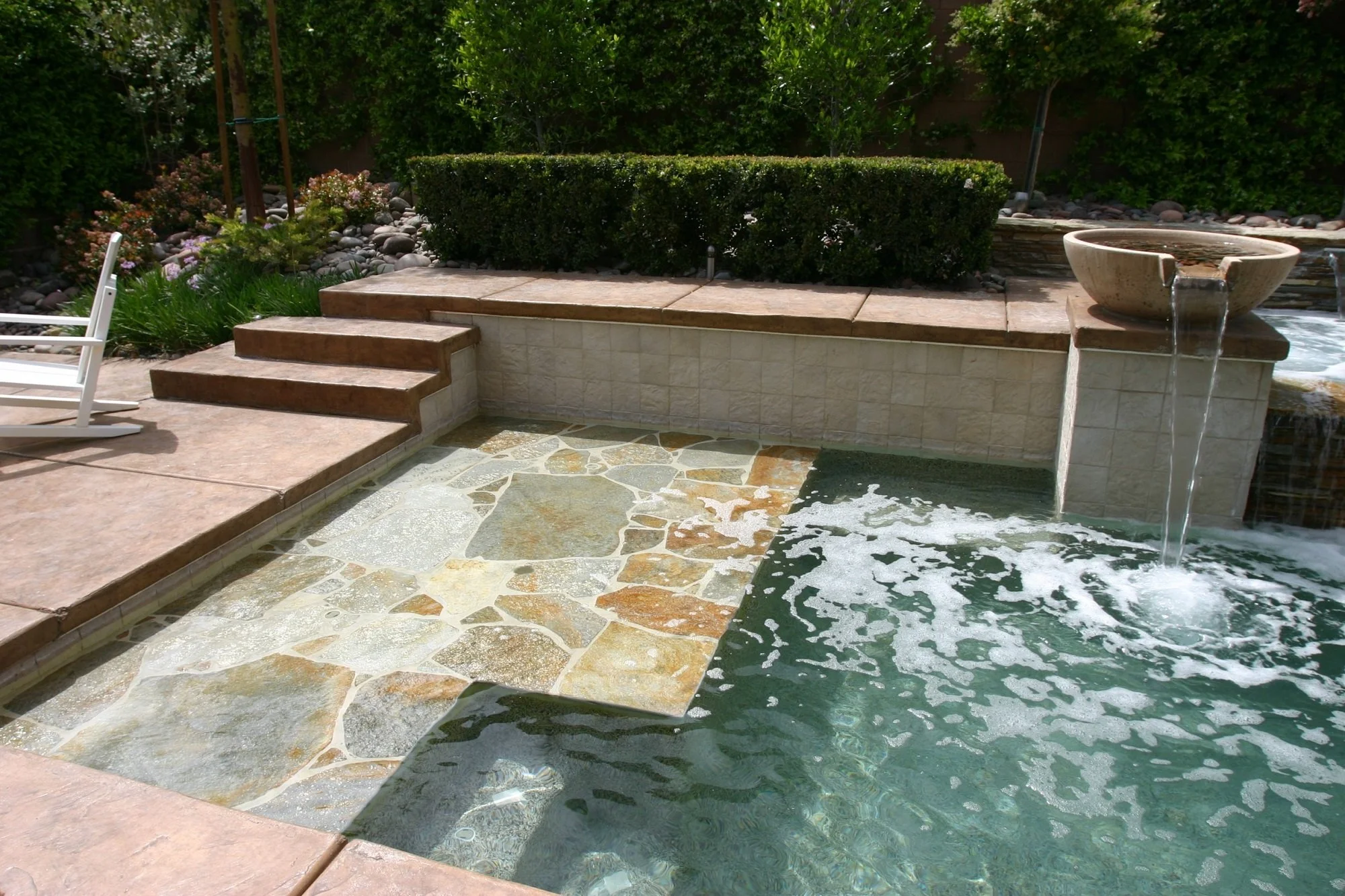 Paragon Pools, award-winning custom in-ground pools and spas, new ...