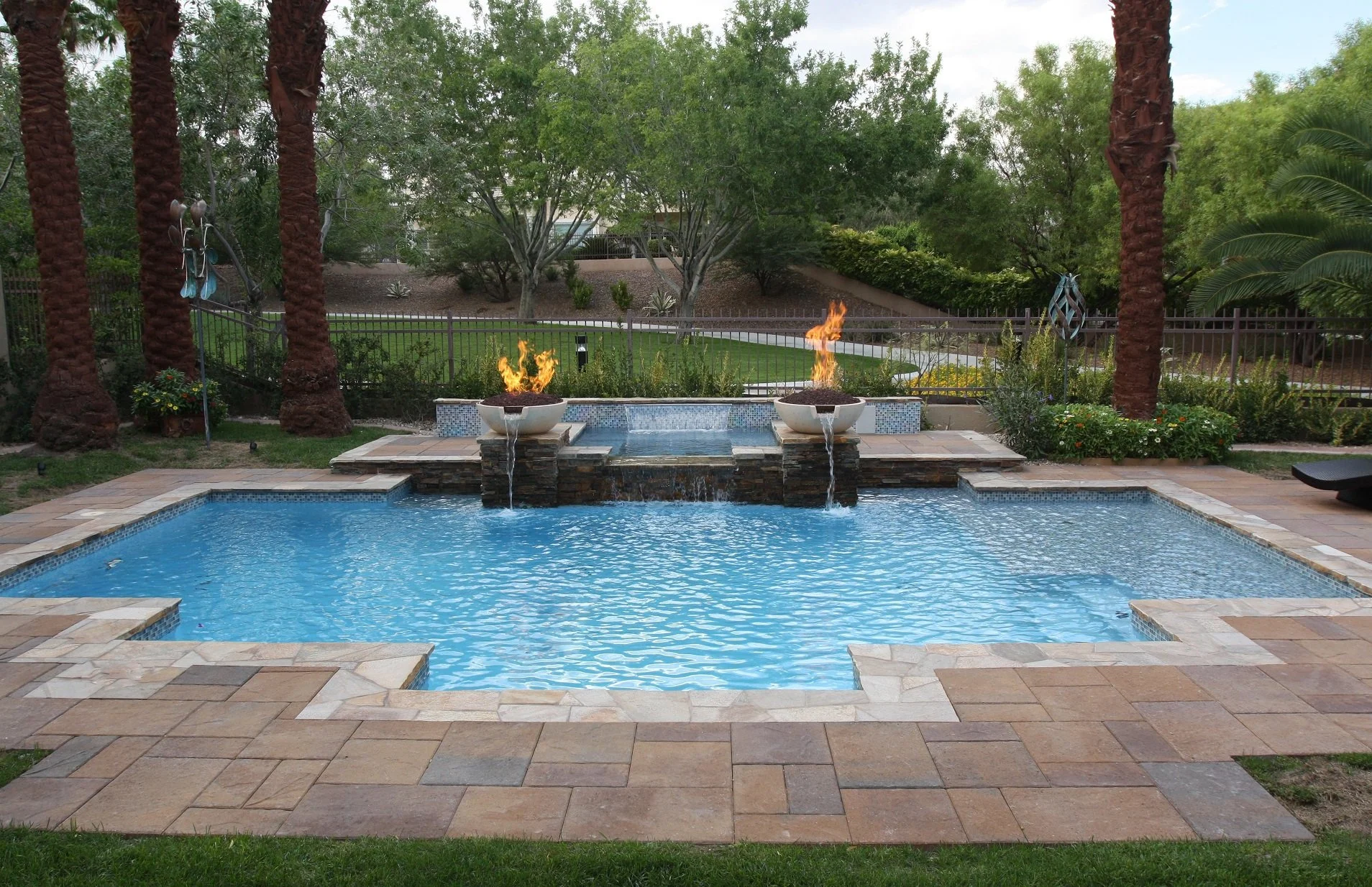 Paragon Pools, award-winning custom in-ground pools and spas, new ...