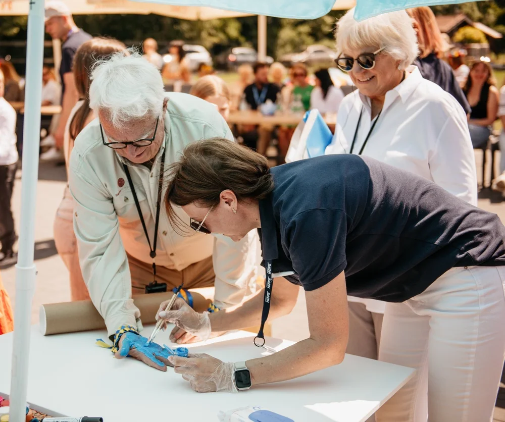 About 5 — ELSA & PETER SODERBERG CHARITABLE FOUNDATION