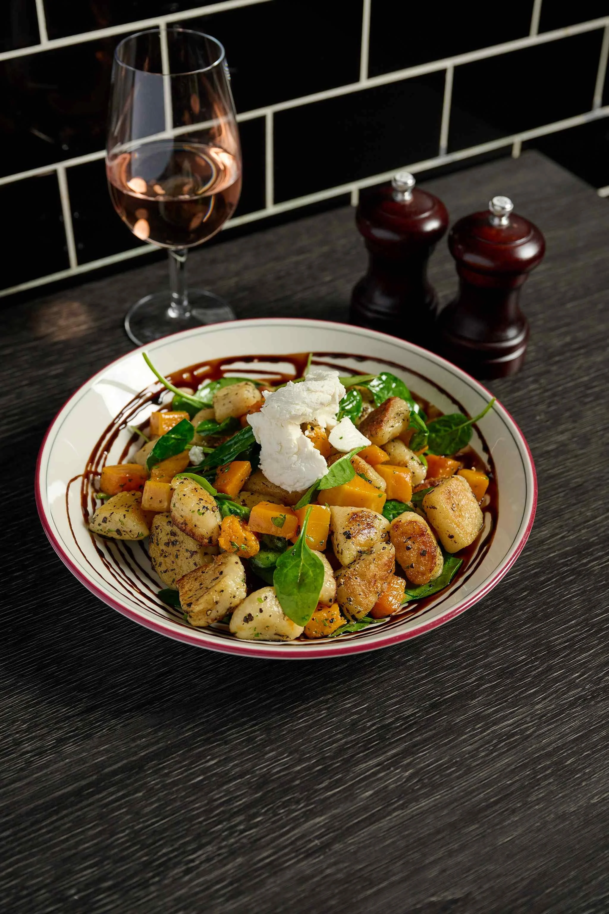 Gallery — Hugo Dining