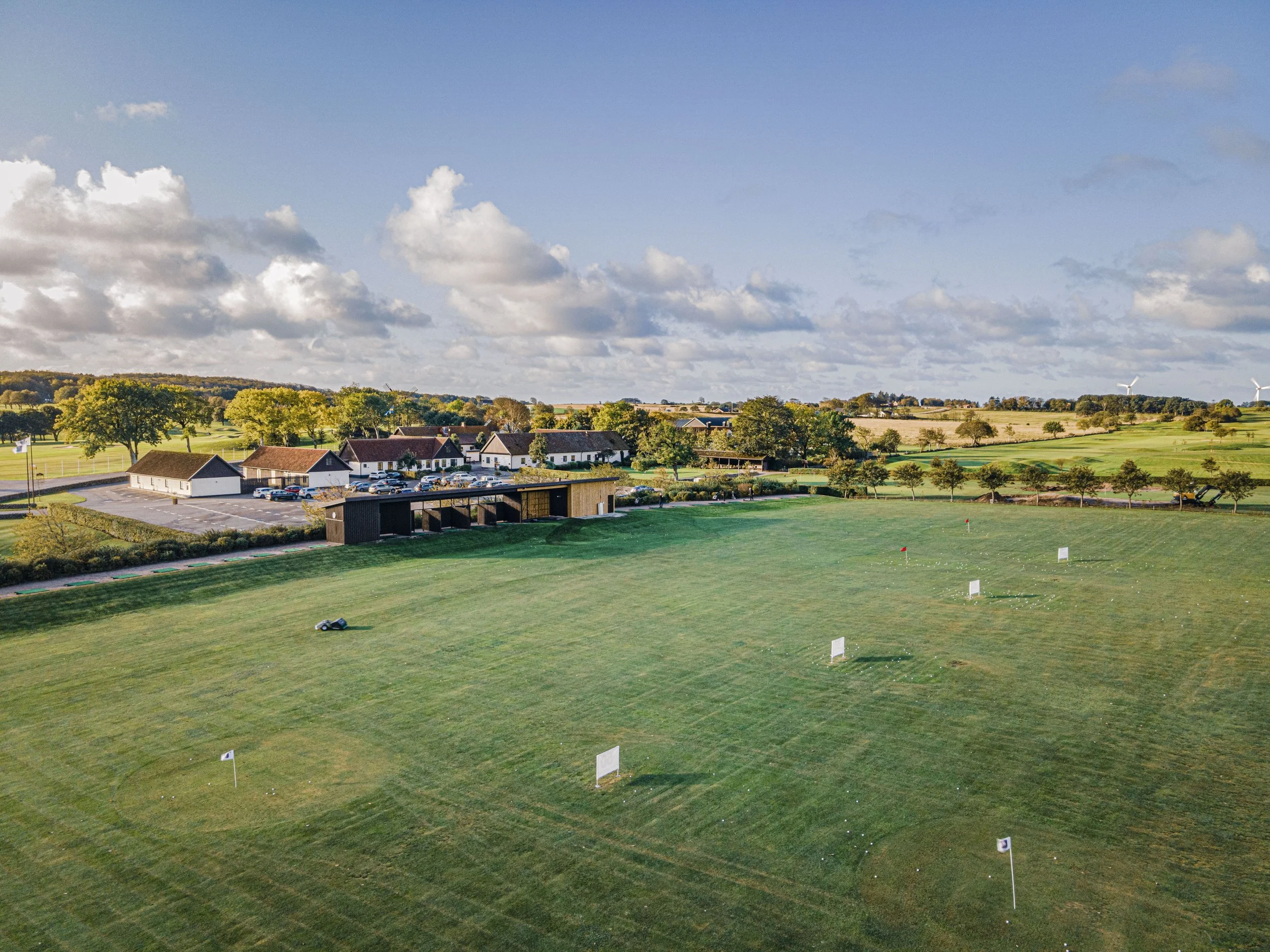 New generation of autonomous driving range picker — Relox Robotics
