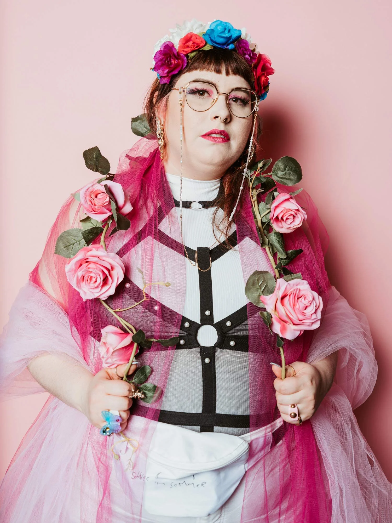 Finna ist queerfeministische Rapperin, Beatmakerin und Produzentin aus ...