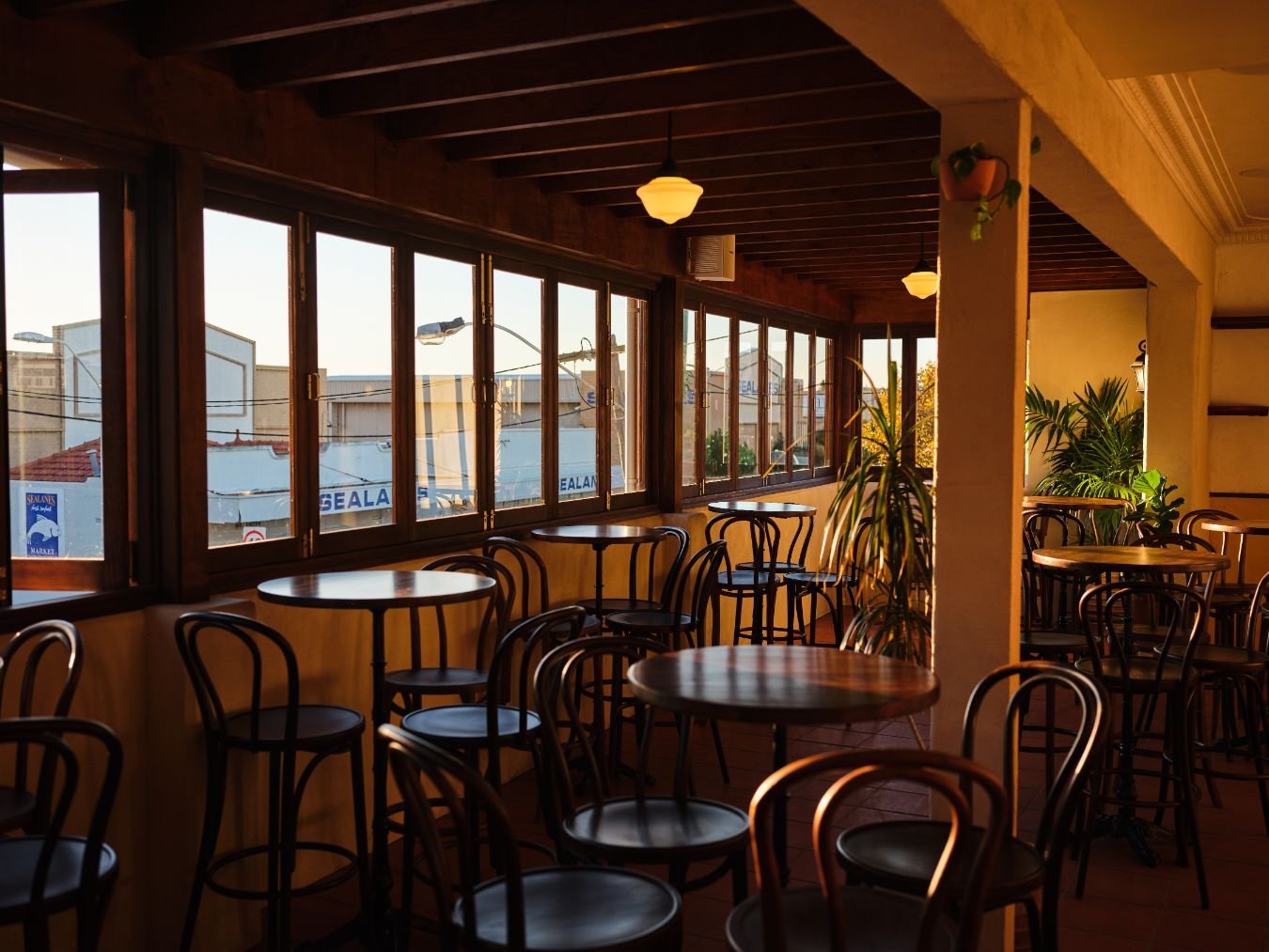 Madalenas Bar — Burgio Construction