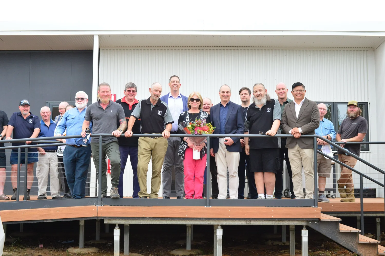 Chief of Australian Defence Force visits The Defence Shed Wagga Wagga ...