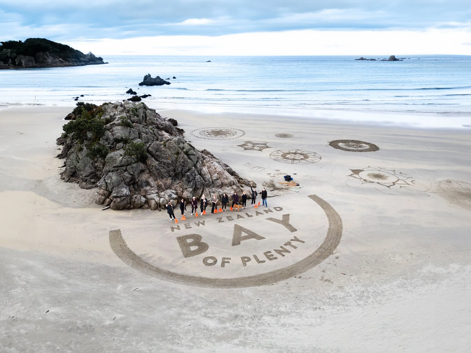 Team building workshops, combine mindfulness, creativity with sand art ...
