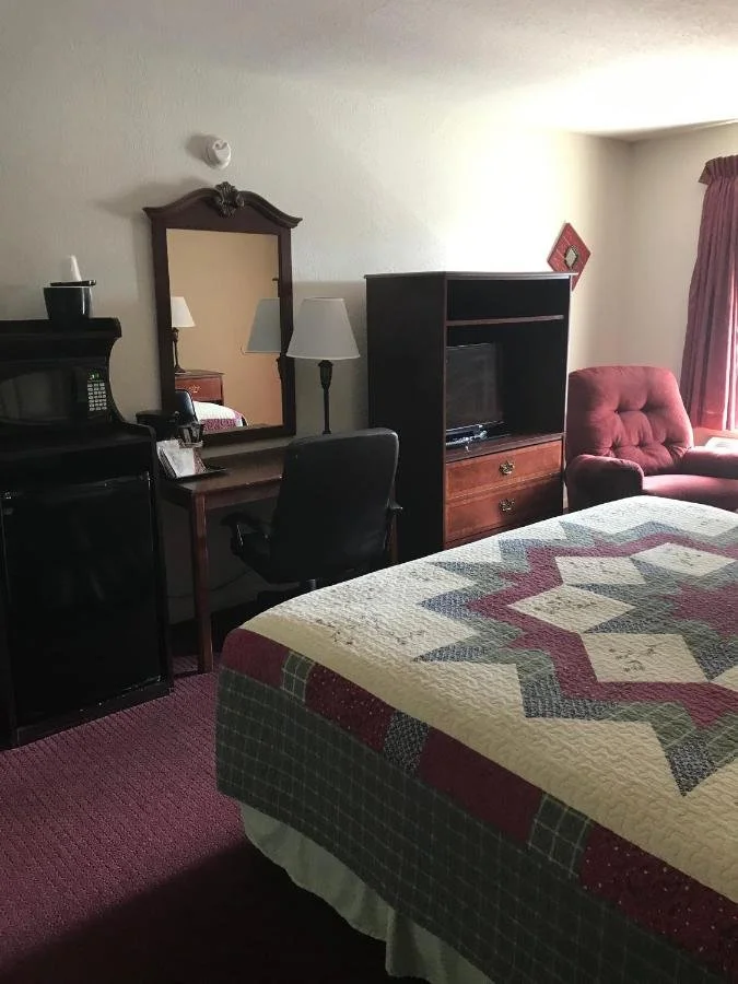 Rooms — Sunset Inn & Suites