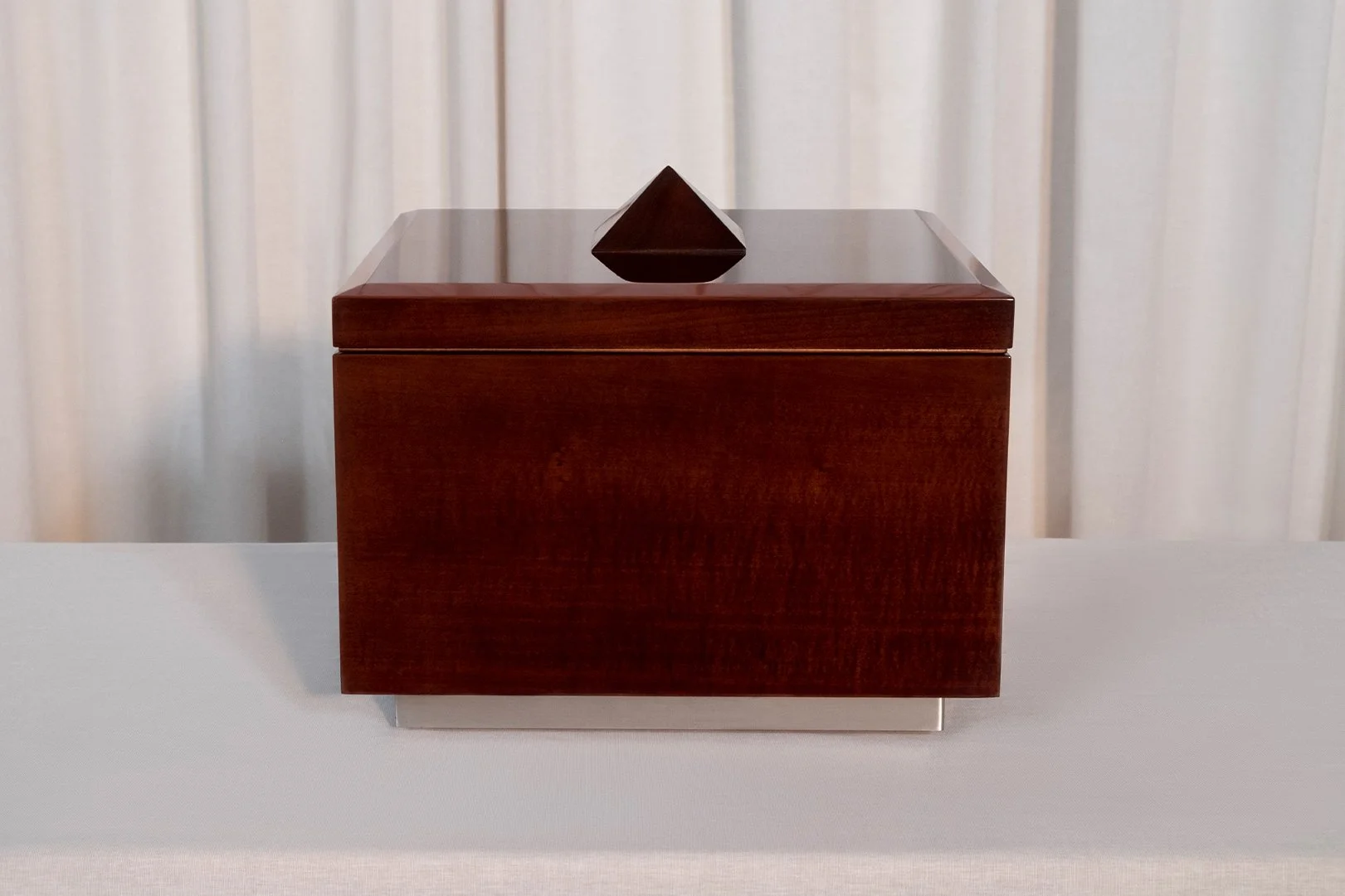 GLORIA BOX — Studio Akademos