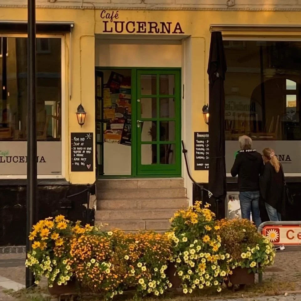 Ungehuset Lucerna — Lucernas faciliteter