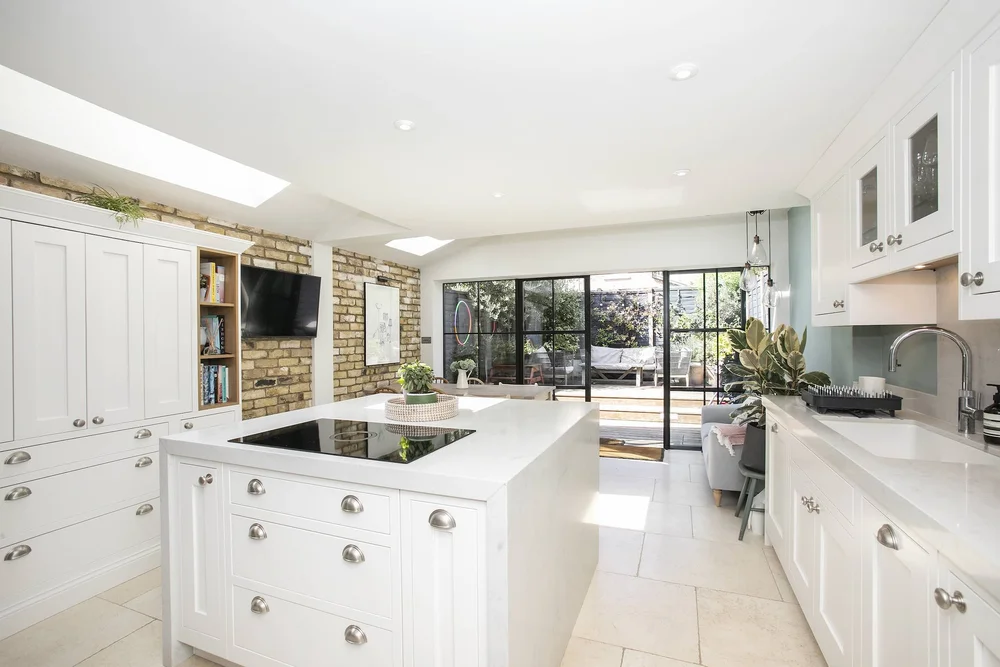 Chalk White Kitchen in London | Puccini Kitchens