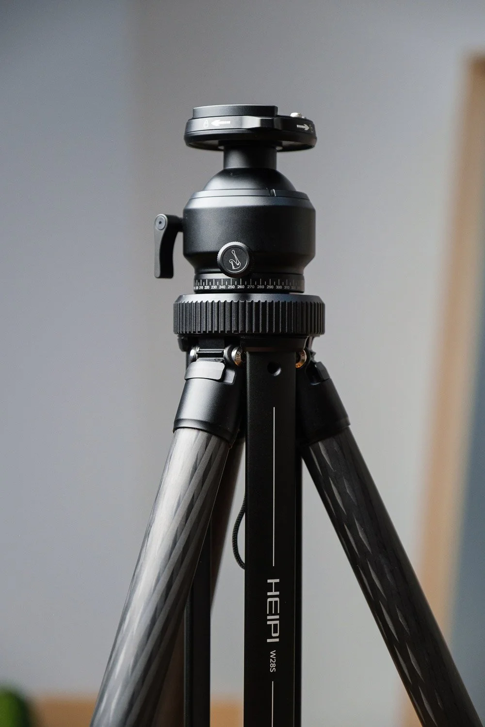 Heipi W28S: Best Travel Tripod I've Used, Except for 1 Flaw!
