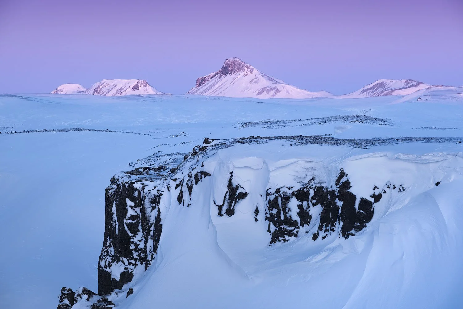 Essential Guide to Blue Hour Photography for Landscapes