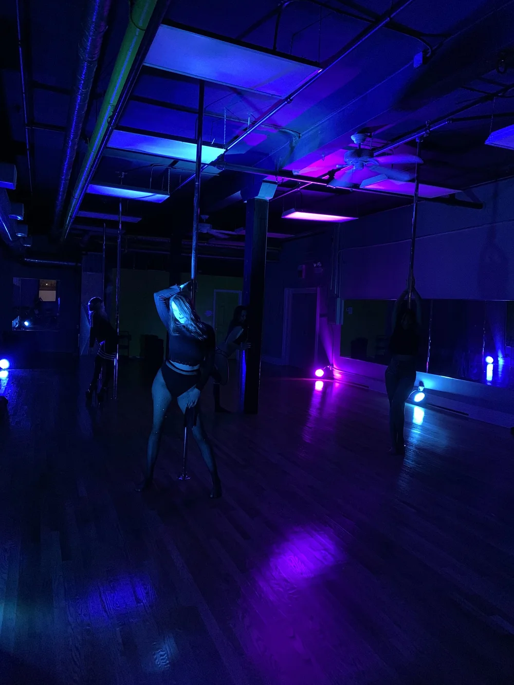 Pole Dancing Classes - Chicago - Catalyst Movement Arts - Catalyst ...