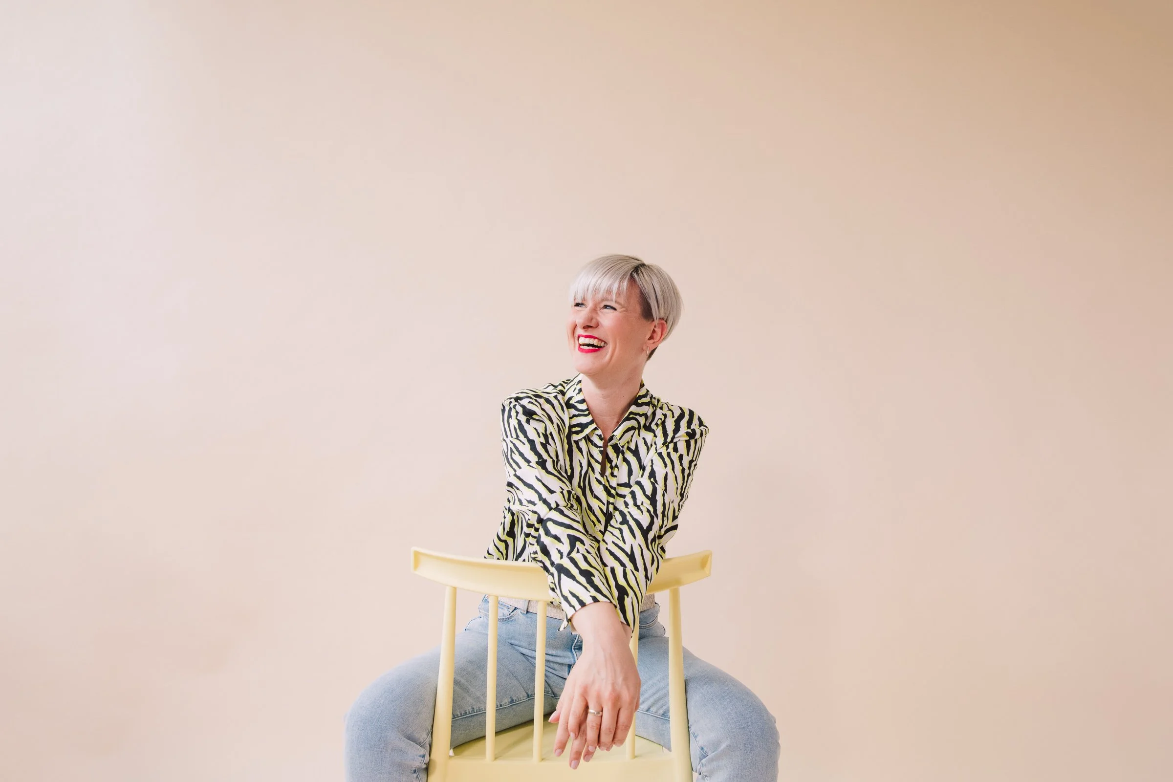 Fotogene Posing Ideen für dein Personal Branding Fotoshooting