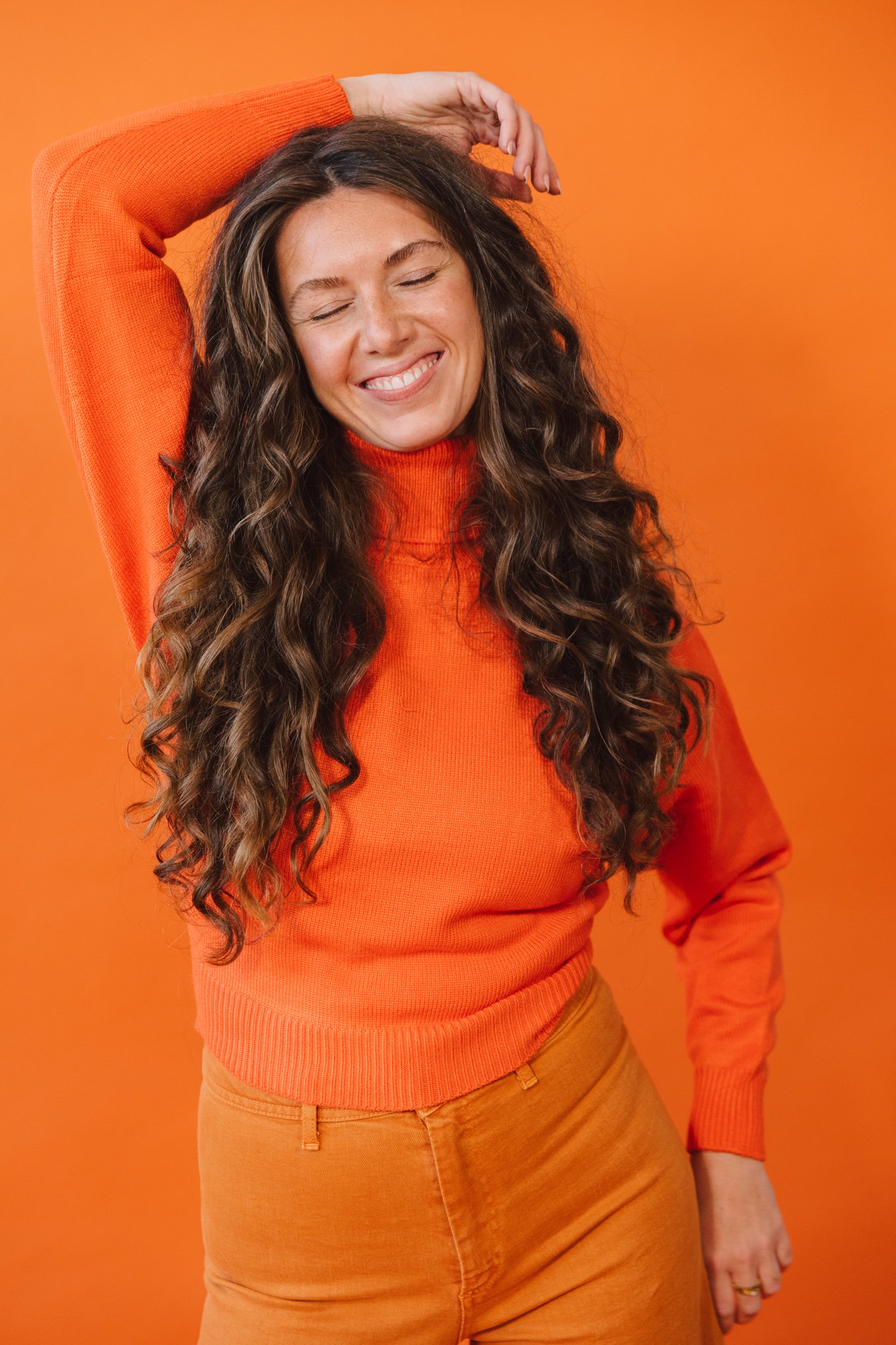 Lilly - Portraitfotografie in Orange