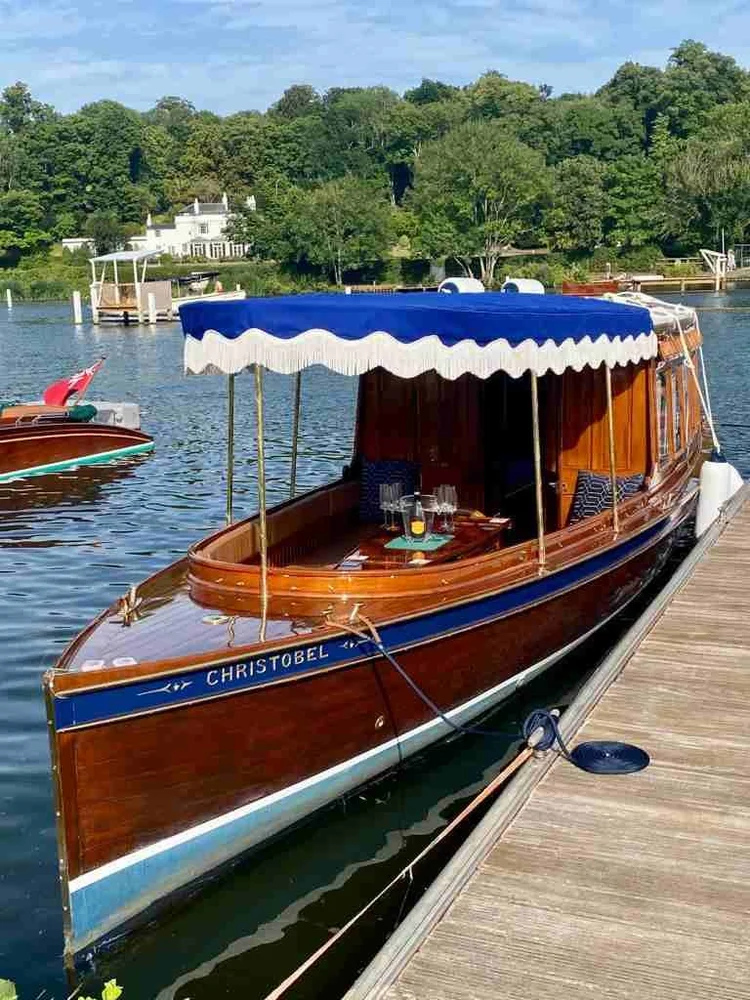 Golding Bros | Luxury Vintage Boat Cruises Windsor