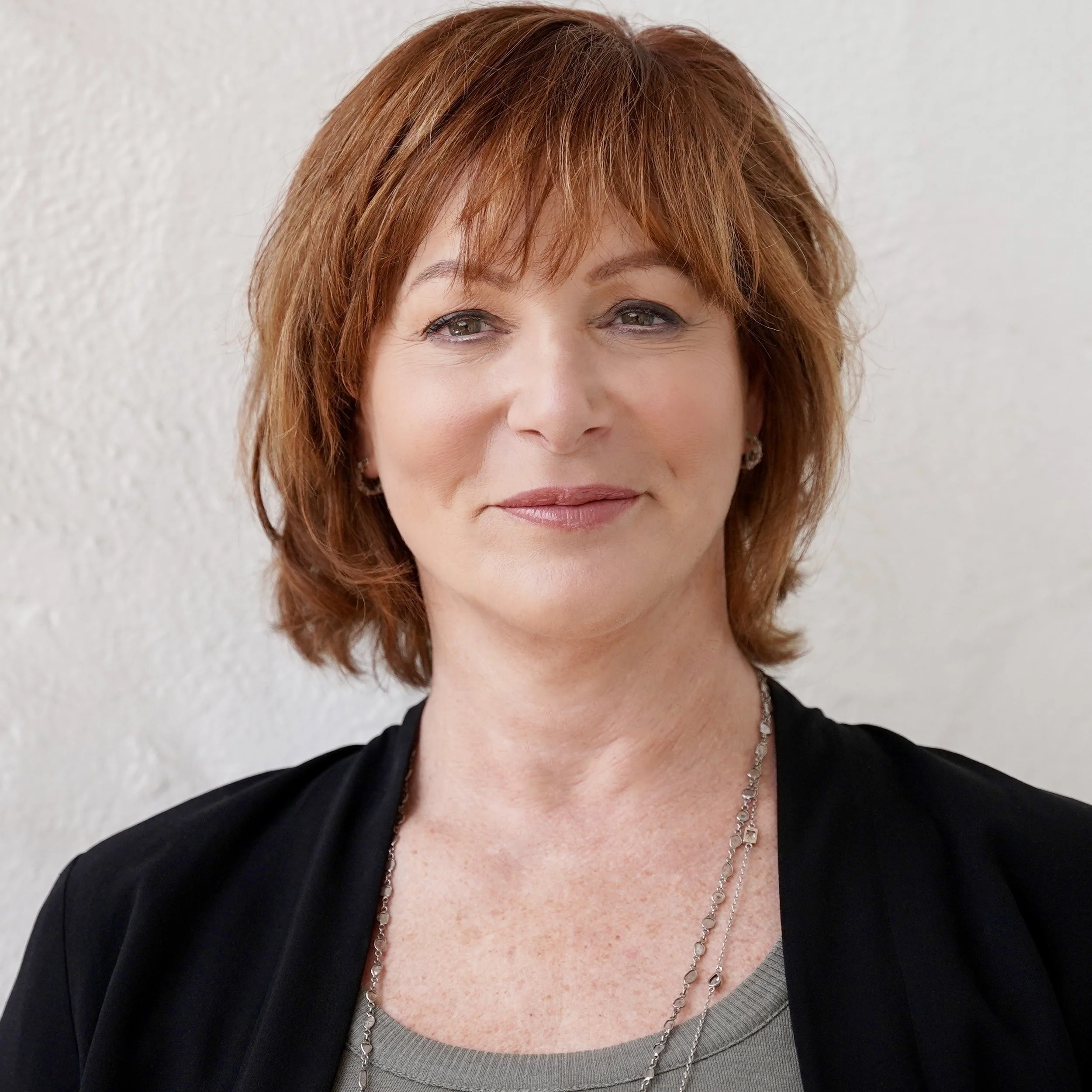 Bio — Philanthropist | Entrepreneur | Author - Lisa Greer