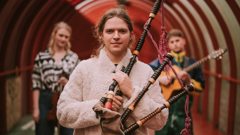 Malin — Malin Lewis