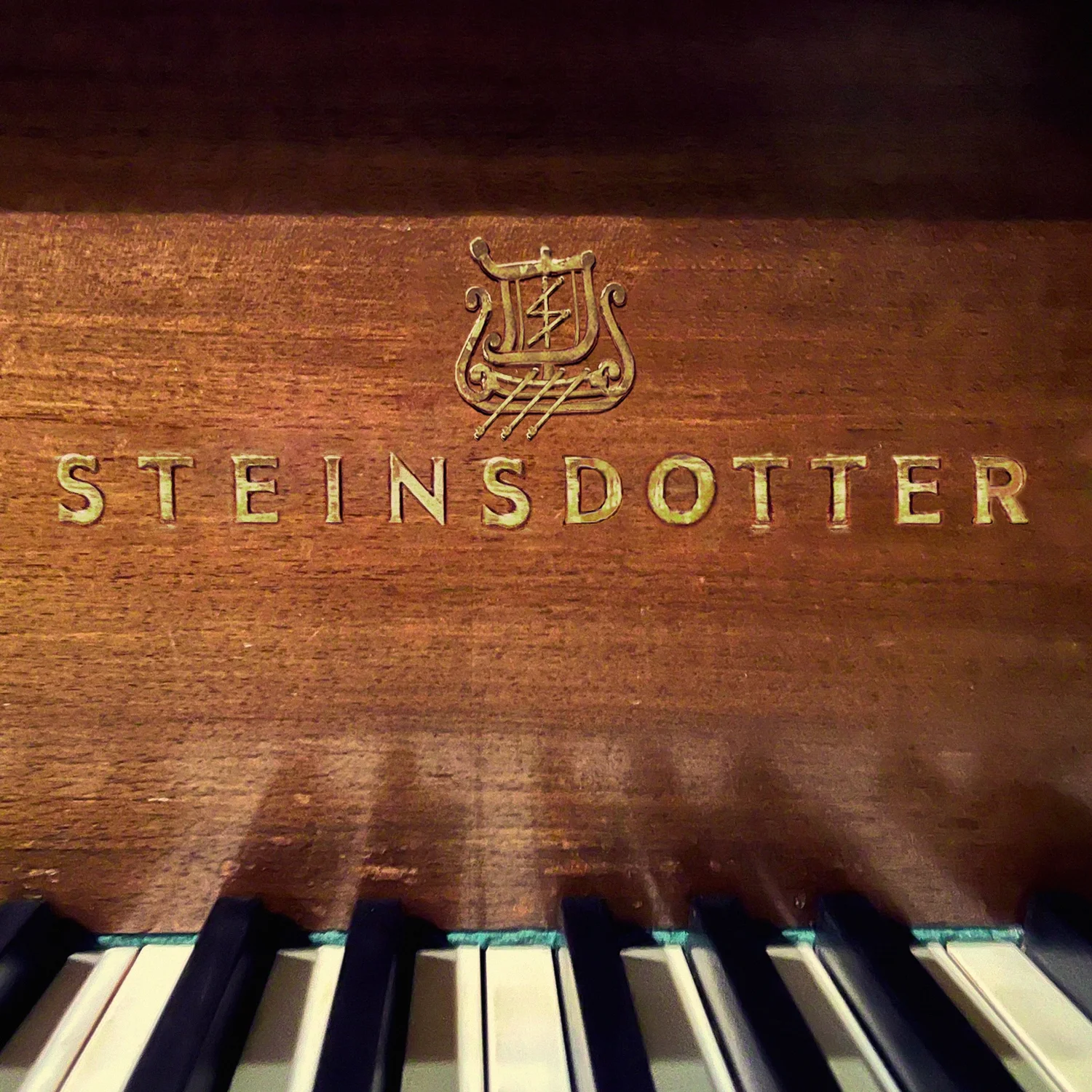 Steinsdotter Unveils Enchanting Piano Odyssey ‘Breidablik’ featuring ...