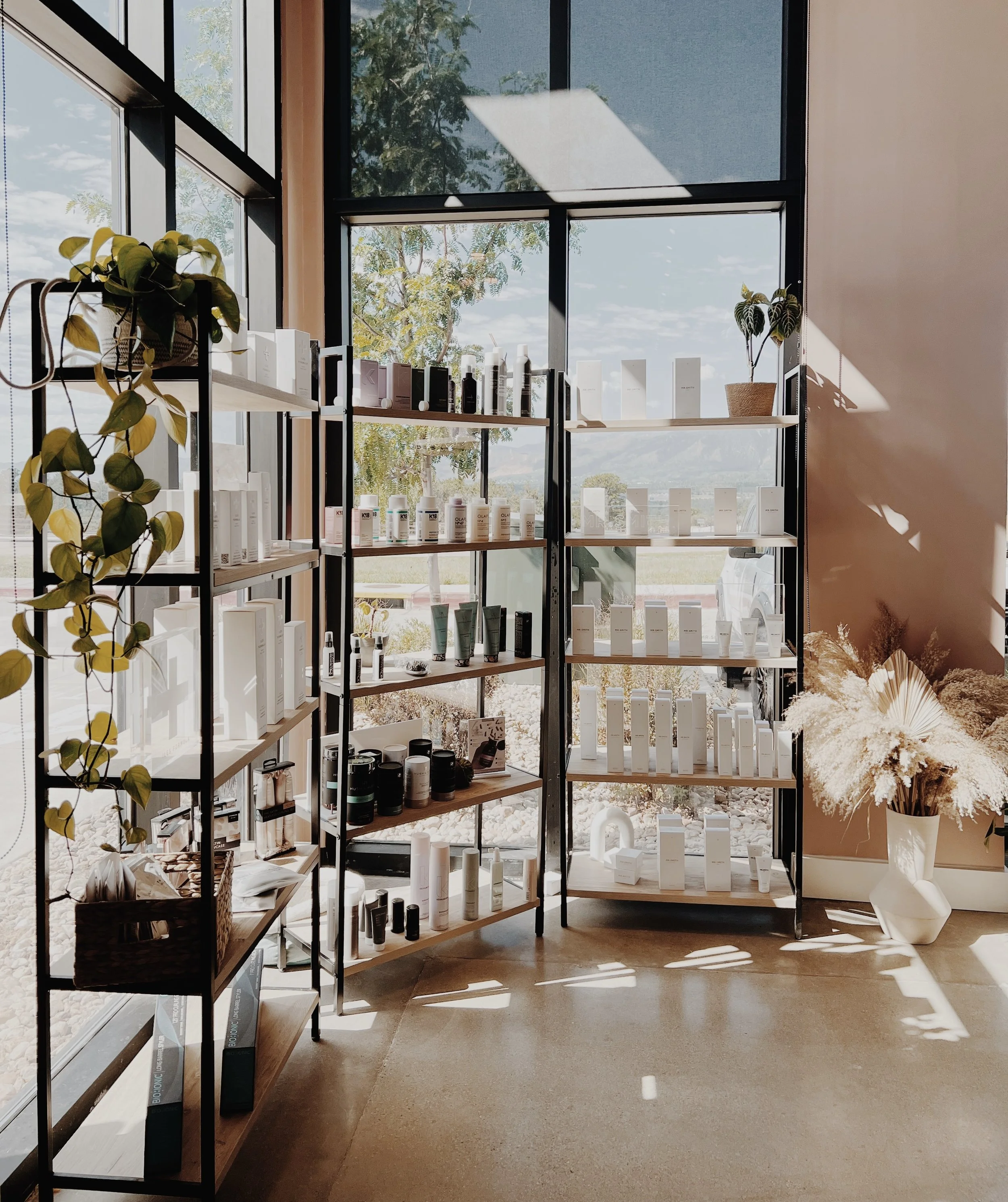 Lush: A Beauty Lounge