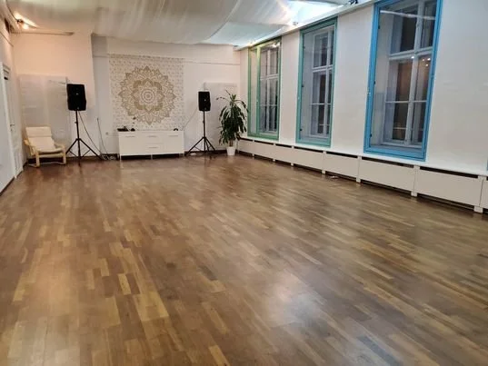 Join Kashmiri Tantra Massage in Austria | A retreat by Swami Anahata