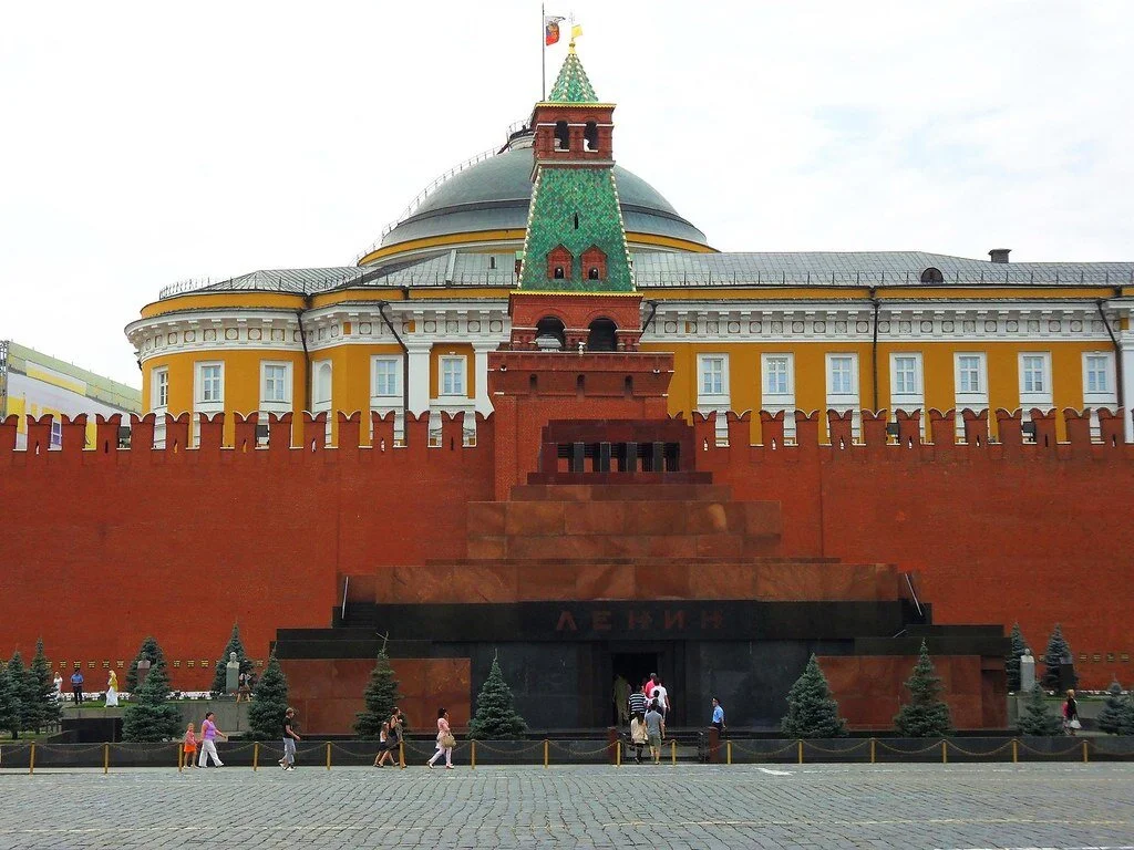 7 Tombs to Visit Besides the Great Pyramids