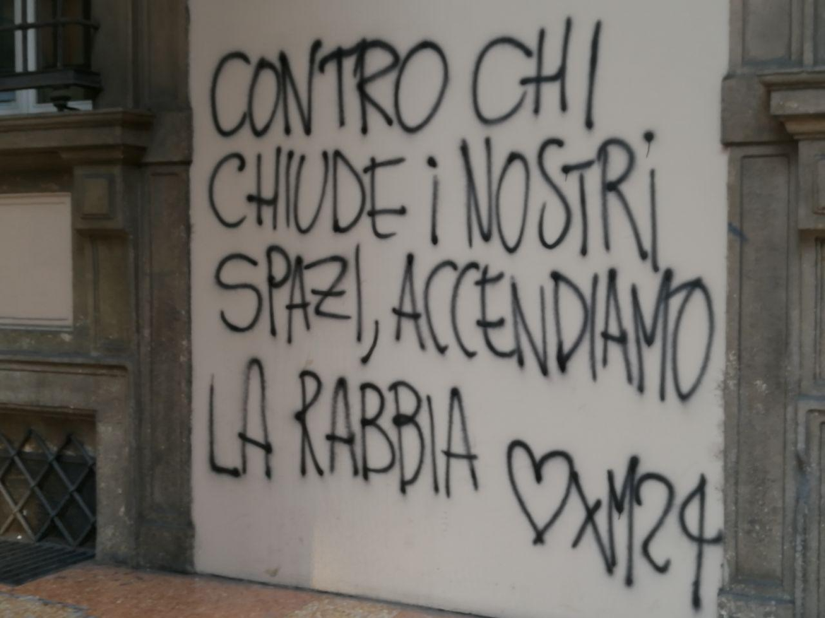 CATALYST PLANET - Italian Night Life Thrives in Abandoned Buildings