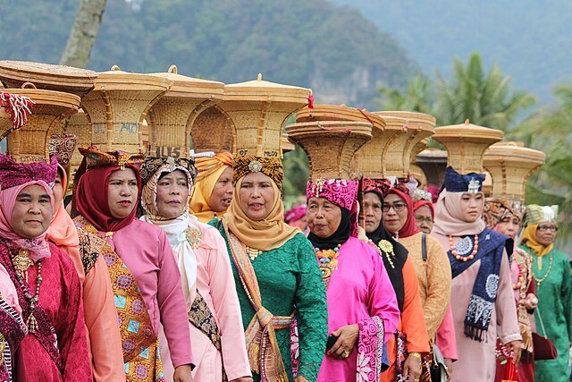 6 Matriarchal Societies Around the World