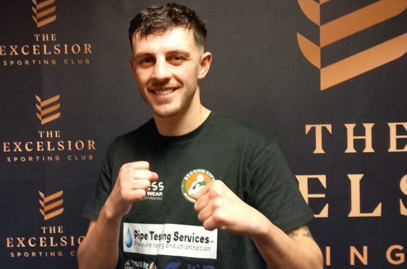 Golden Boy Farrell is forced to quit boxing — Fight City