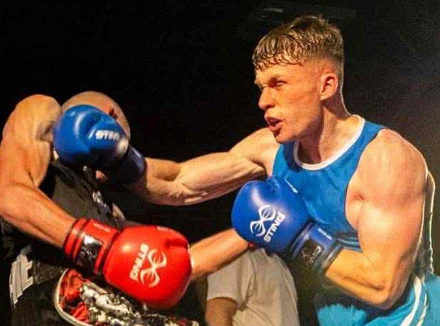 RAF man Sam is set for take-off as a pro — Fight City