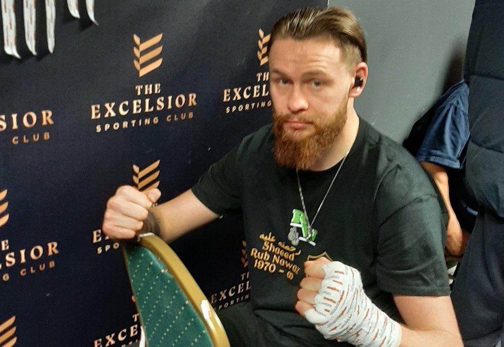 Whelan has to work for his warm-up win — Fight City
