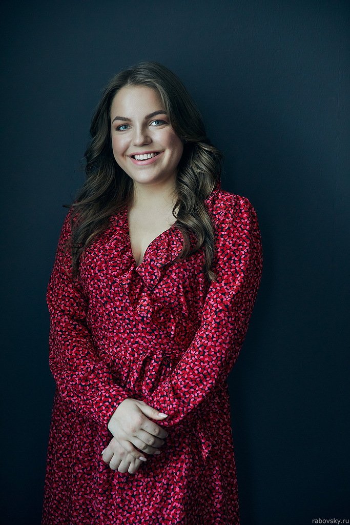 Evelina Smolina / lyric soprano