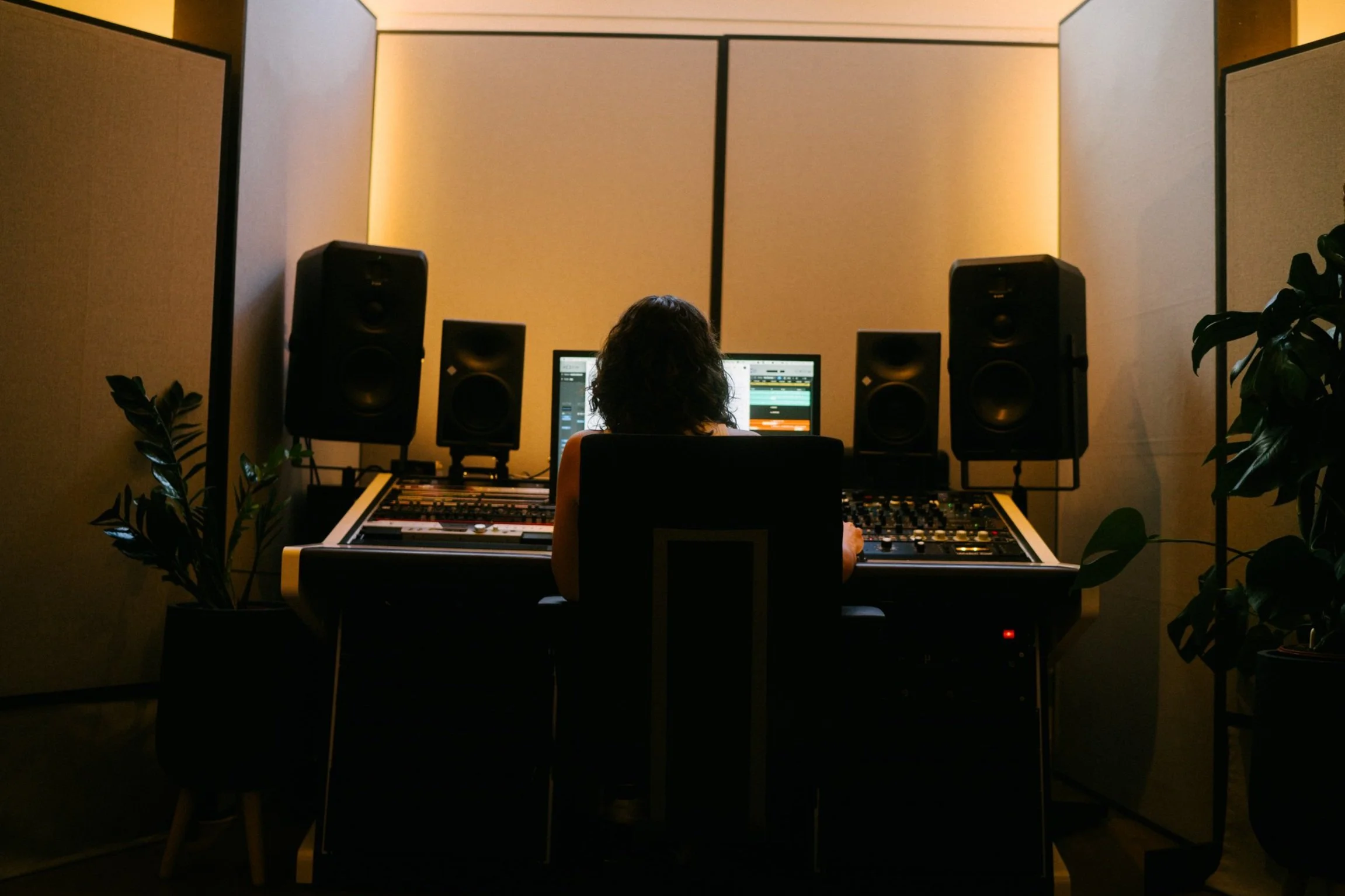 about | julia borelli | mixing & mastering engineer — julia borelli
