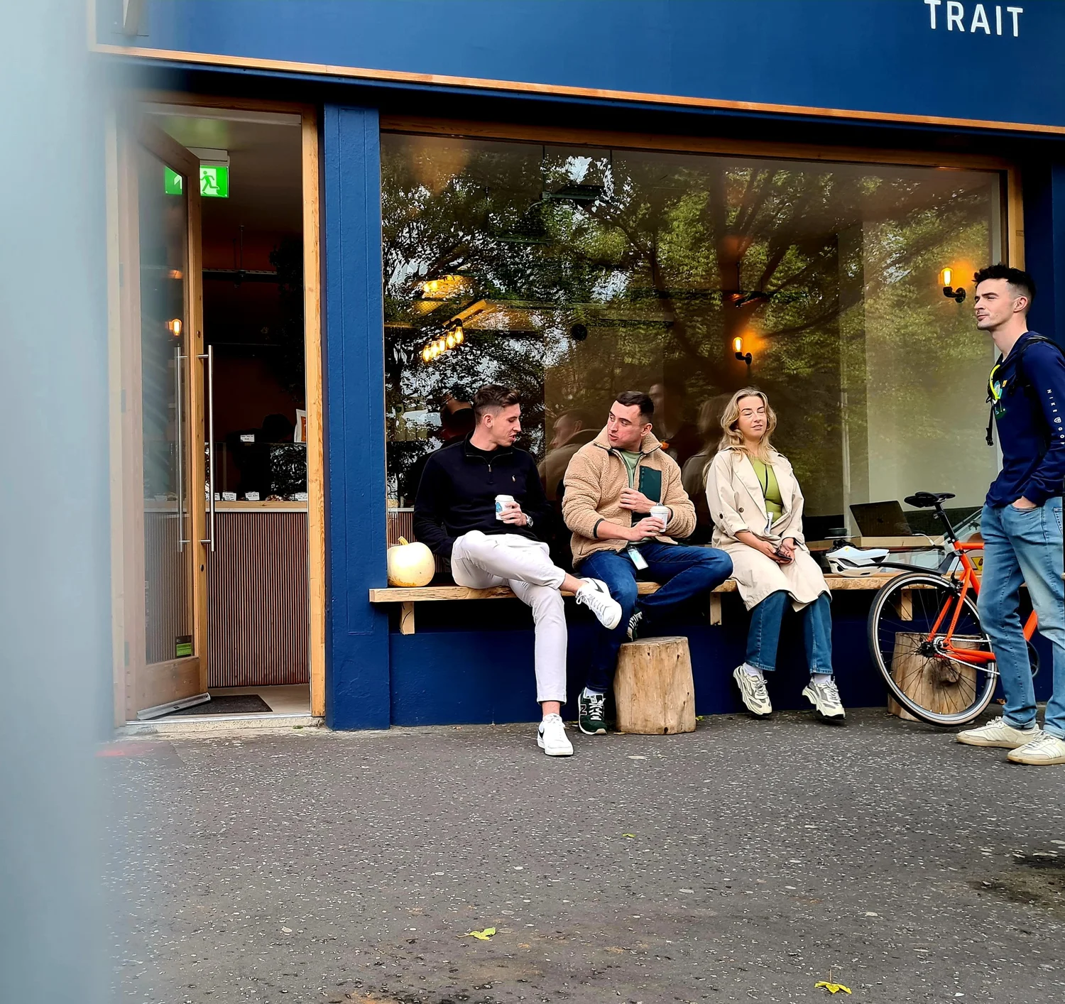 College Square East — Trait