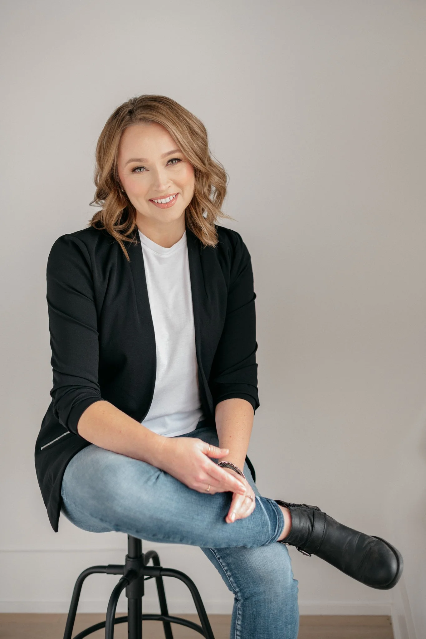 About Monda the Photographer