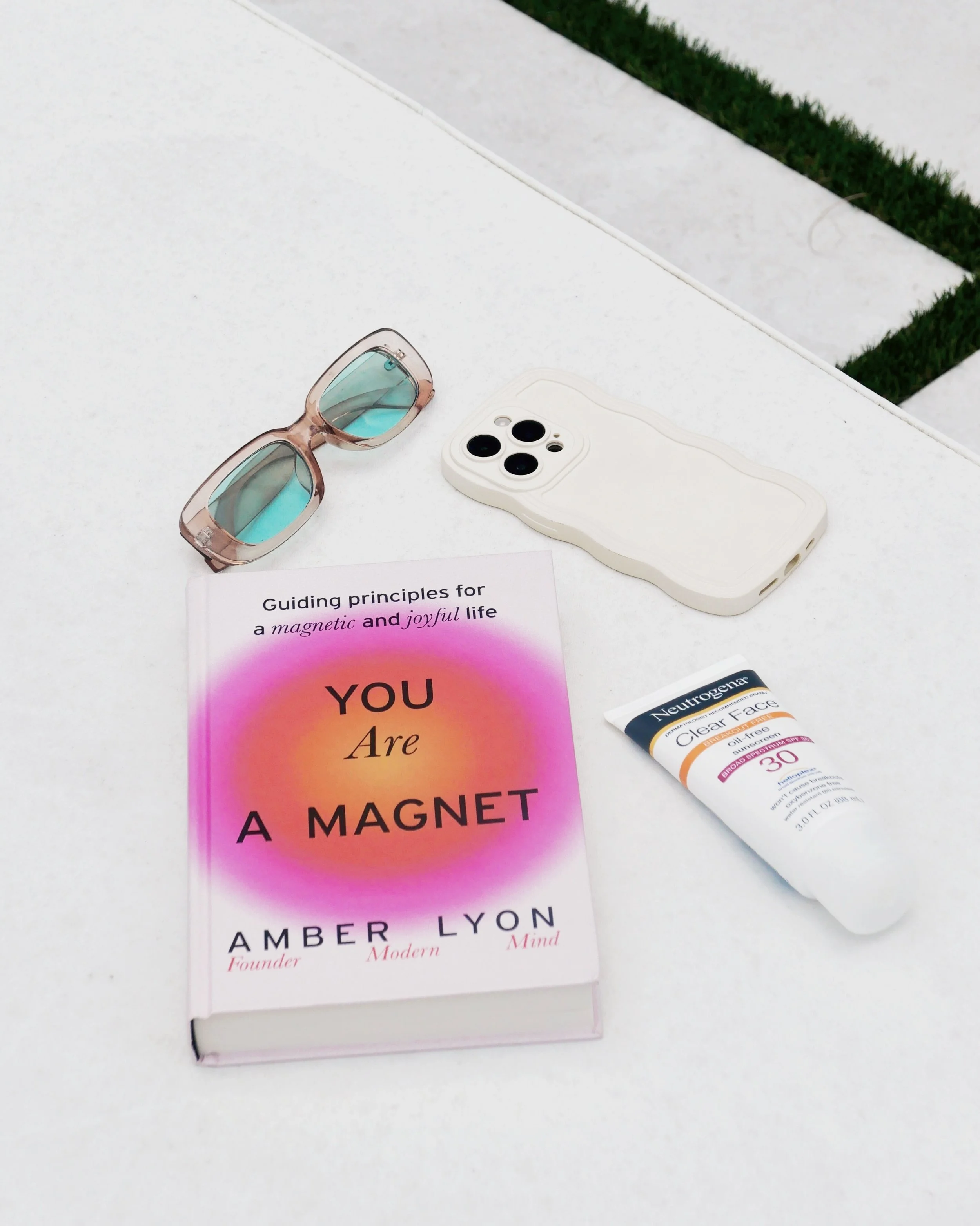 Order YOU ARE A MAGNET Amber Lyon — modern mind.