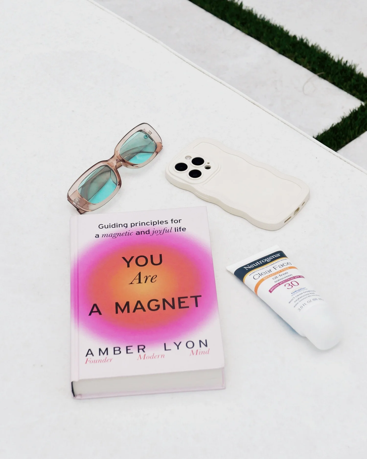 Order YOU ARE A MAGNET Amber Lyon — modern mind.