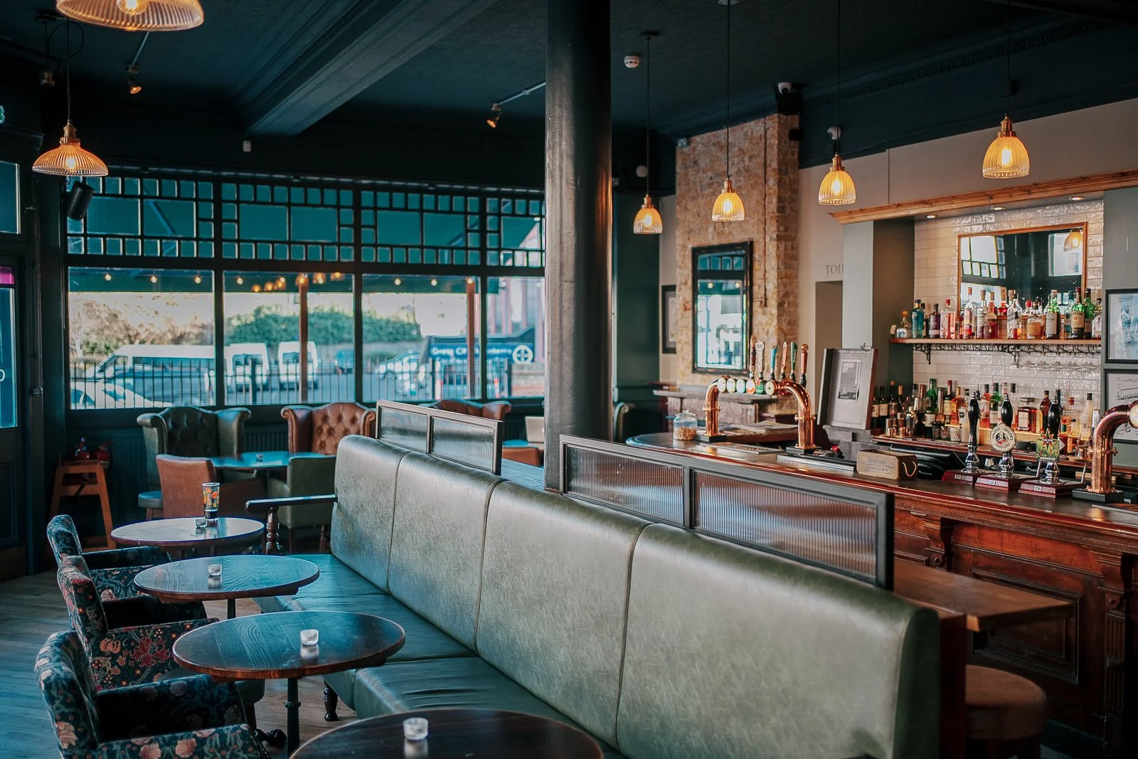 Three Compasses Hornsey | N8 | Sunday Roast & Live Sport