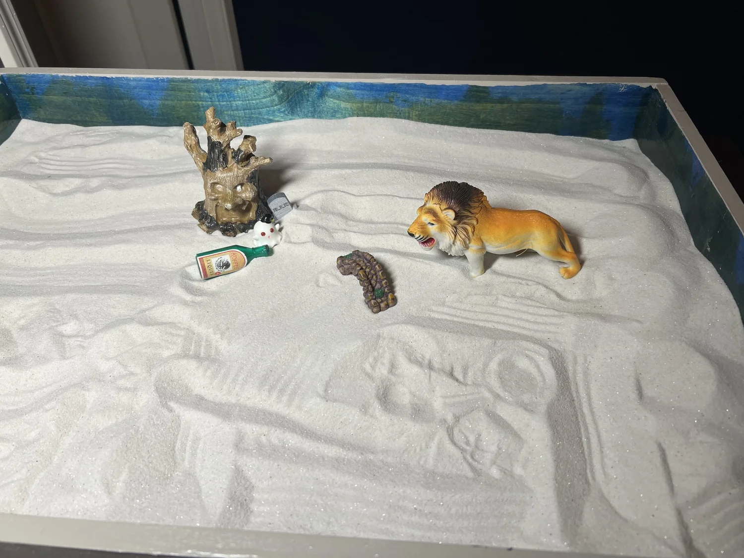 Learn more about sandtray therapy. Healing through sandplay — Somatic ...