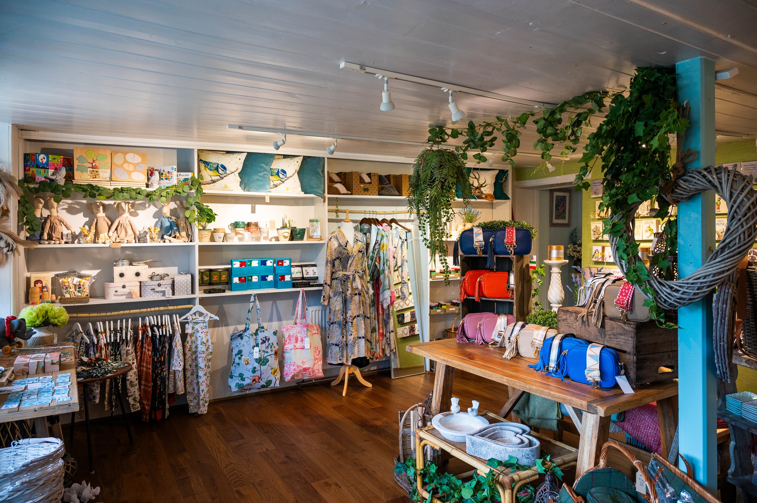 Heather & Bear Luxury Gift Shop With Courtyard Tea Room