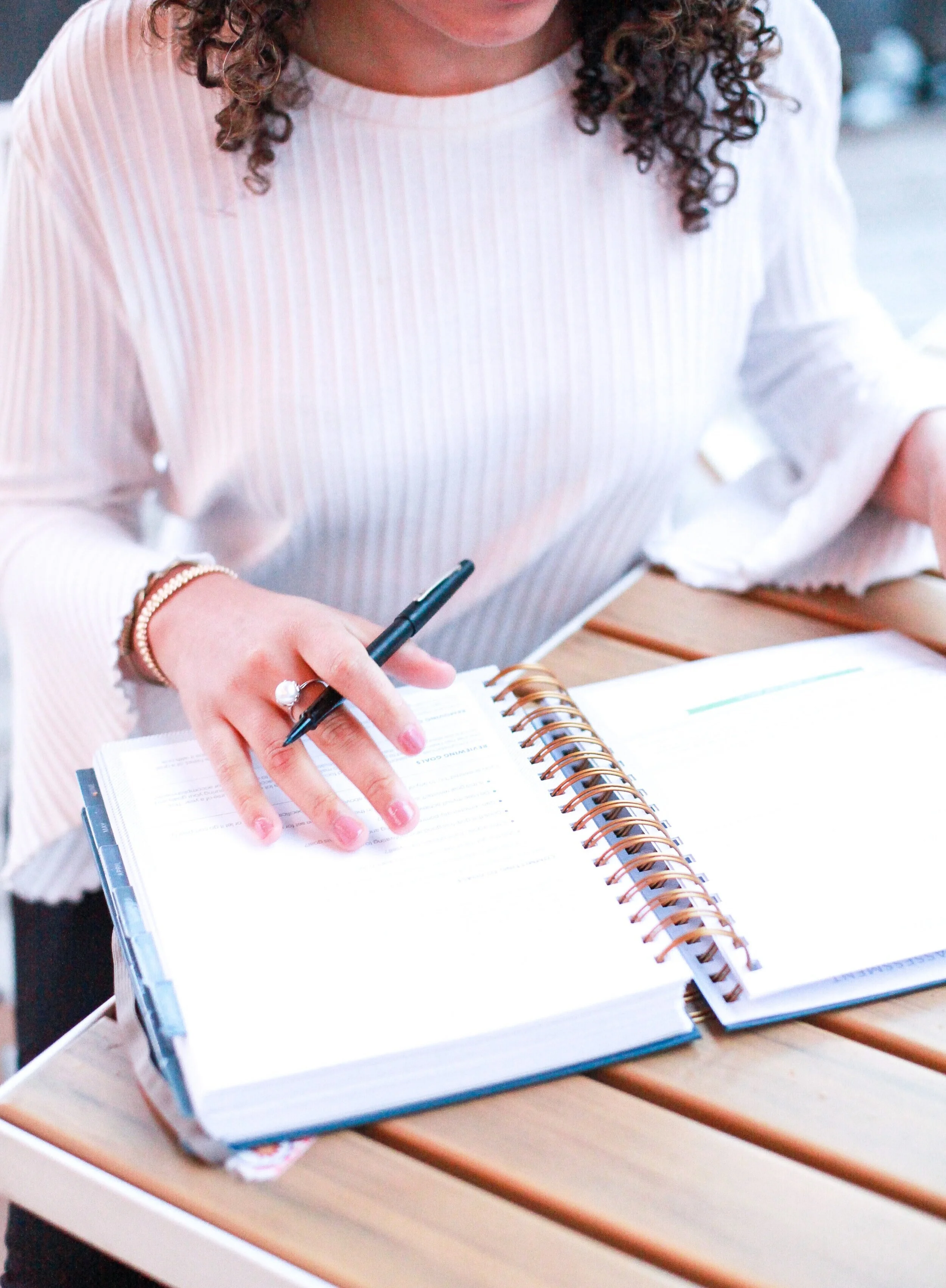 Five factors to use to choose your perfect planner — Plan With Laur