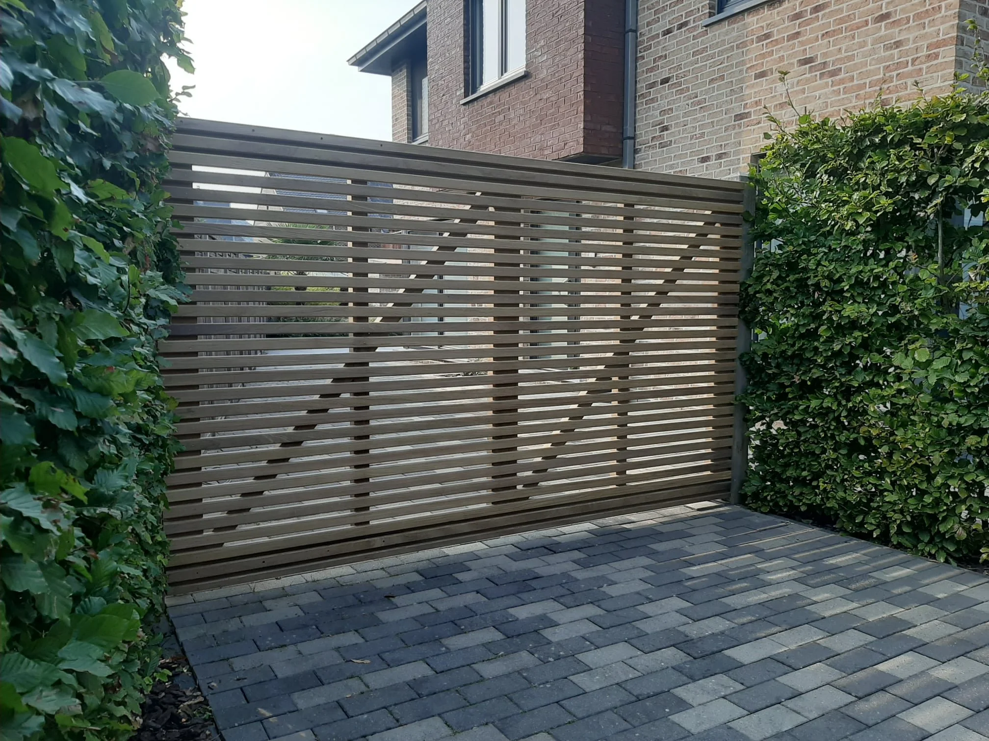 Uw opritpoort op maat? — DG Houtprojecten